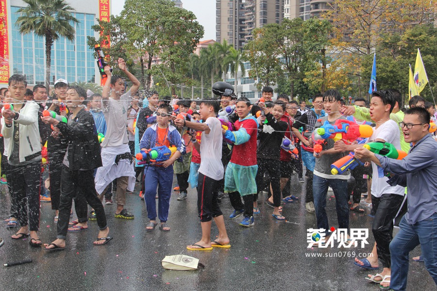 Labor-Selling Festival kicks off_Dongguan Today