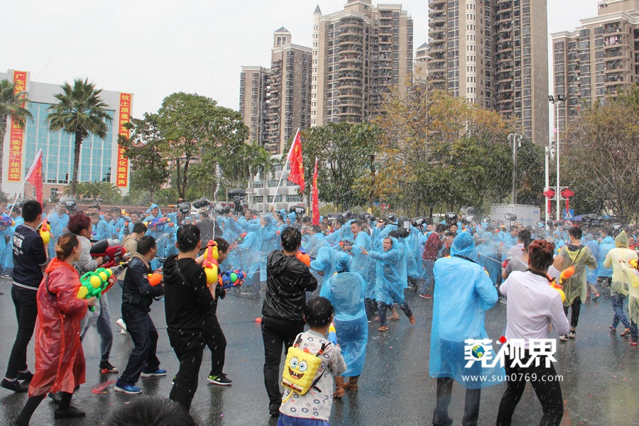 Labor-Selling Festival kicks off_Dongguan Today