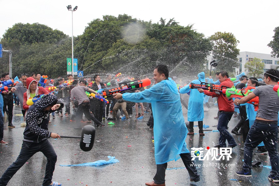 Labor-Selling Festival kicks off_Dongguan Today