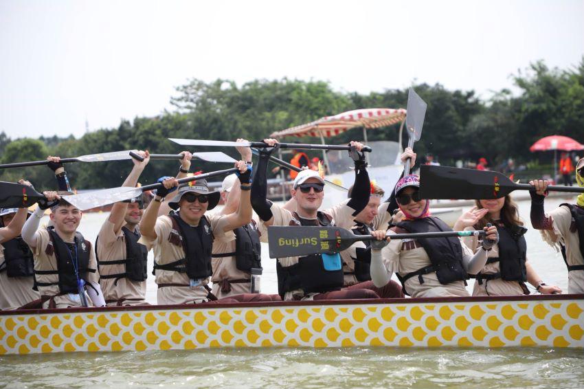 Visually impaired team takes part in Dongguan dragon boat race_Dongguan ...